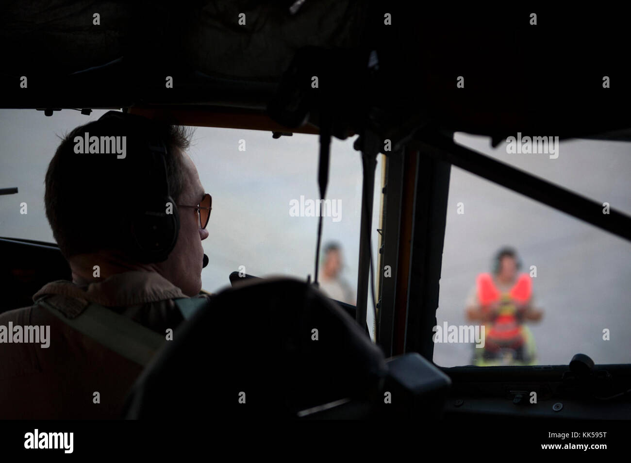 379th expeditionary operations group hi-res stock photography and ...