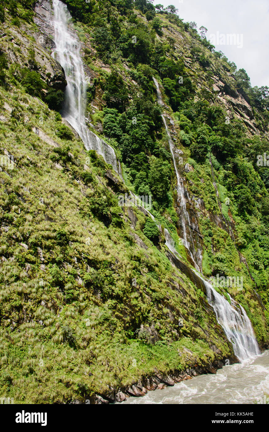 Trails cross waterfalls hi-res stock photography and images - Alamy