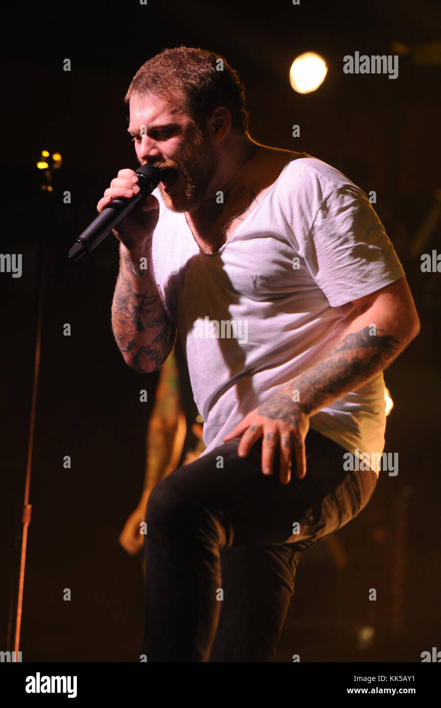 FORT LAUDERDALE, FL - NOVEMBER 21: Danny Worsnop of Asking Alexandria ...