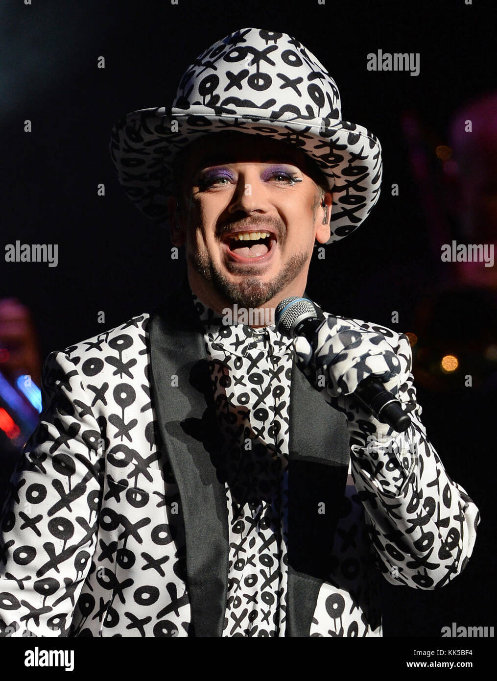 Boy george grammy hi-res stock photography and images - Alamy
