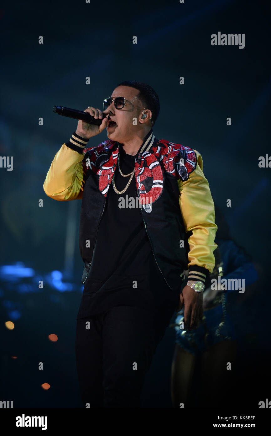 Daddy yankee show hi-res stock photography and images - Alamy