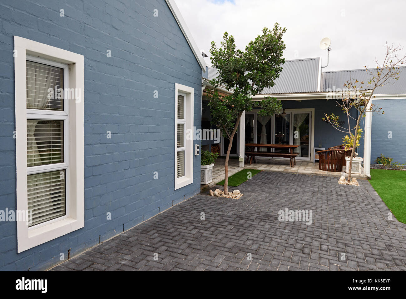 Exterior of the back of a contemporary suburban home Stock Photo - Alamy