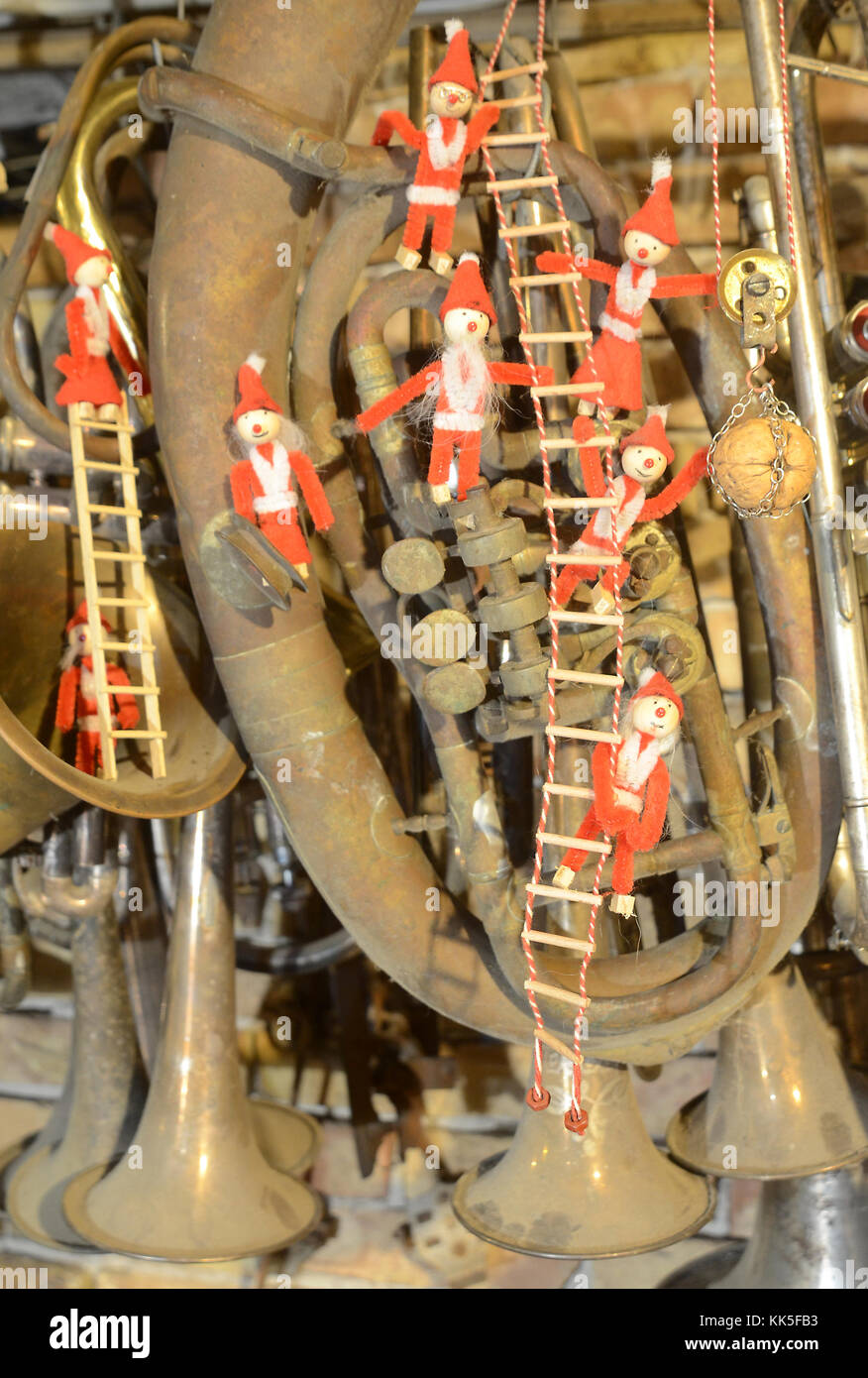 Home made musical instruments hi-res stock photography and images - Alamy