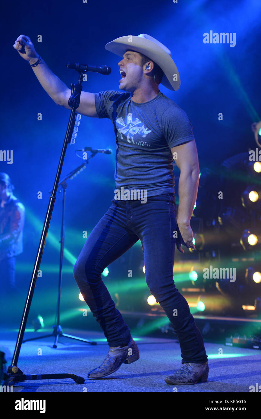 HOLLYWOOD FL - NOVEMBER 11: Dustin Lynch performs at Hard Rock Live ...