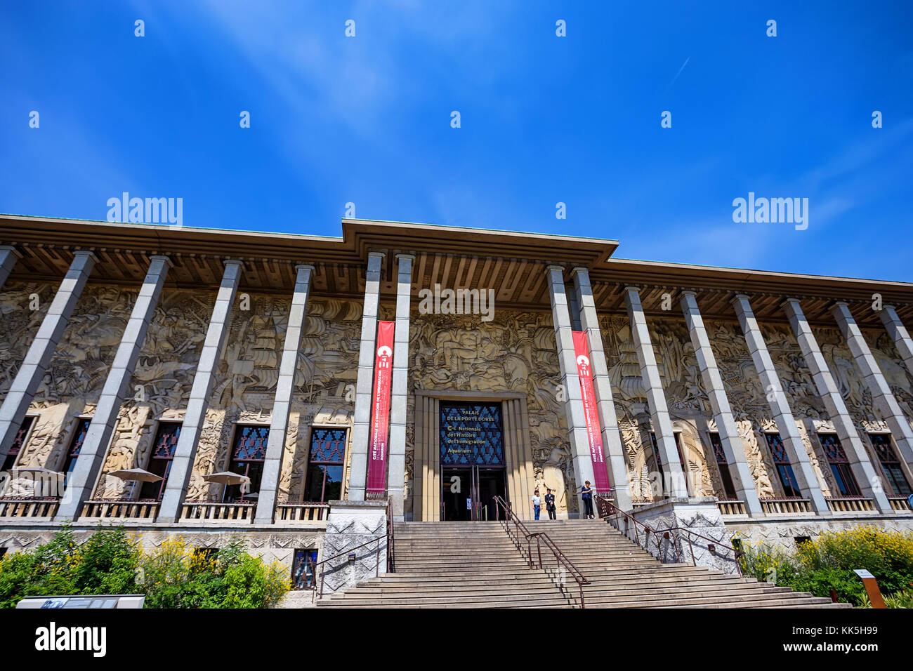 Paris parisian gate golden hi-res stock photography and images - Alamy