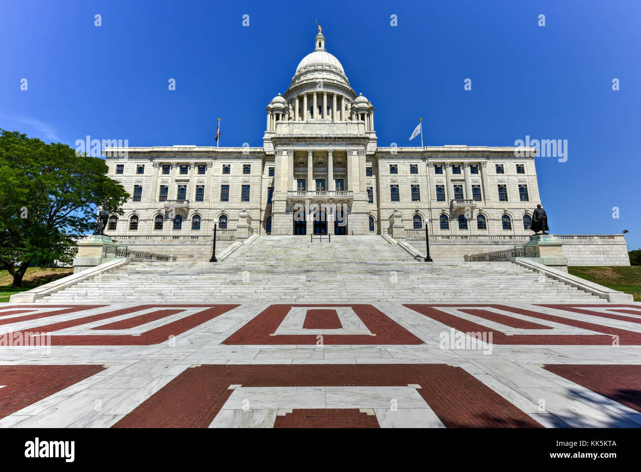 The Rhode Island State House, the capitol of the U.S. state of Rhode ...
