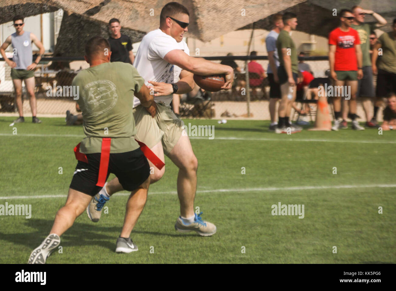 U s marines playing football hi-res stock photography and images - Alamy