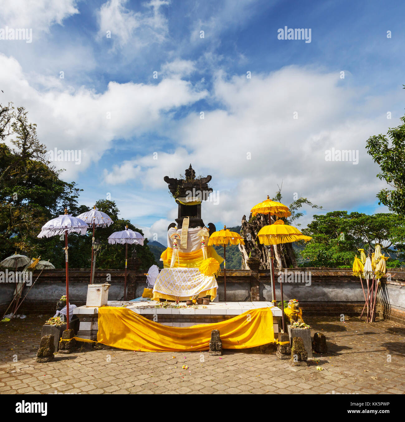 Country temple in Bali Stock Photo - Alamy