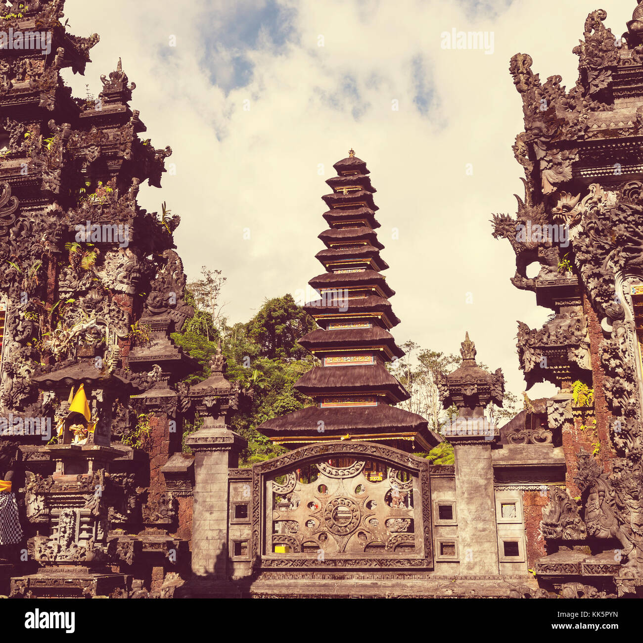 Country temple in Bali Stock Photo - Alamy