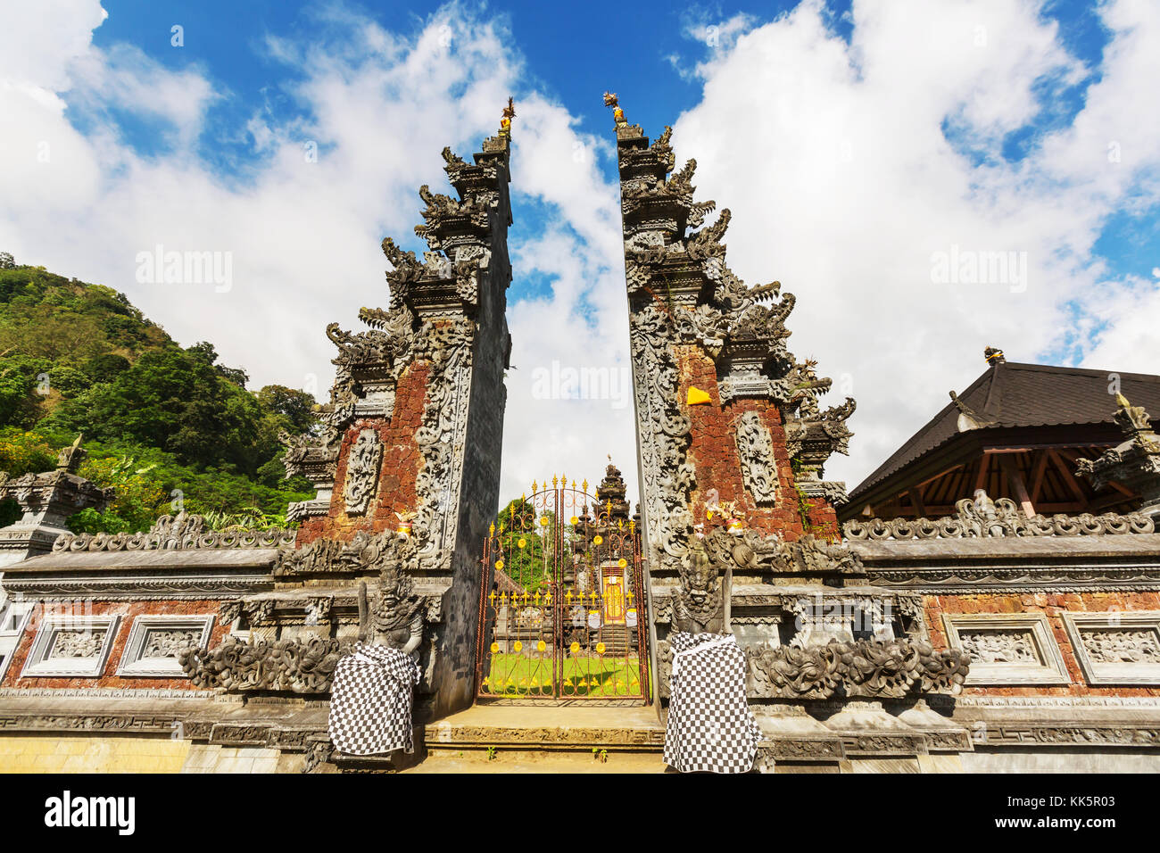 Country temple in Bali Stock Photo - Alamy