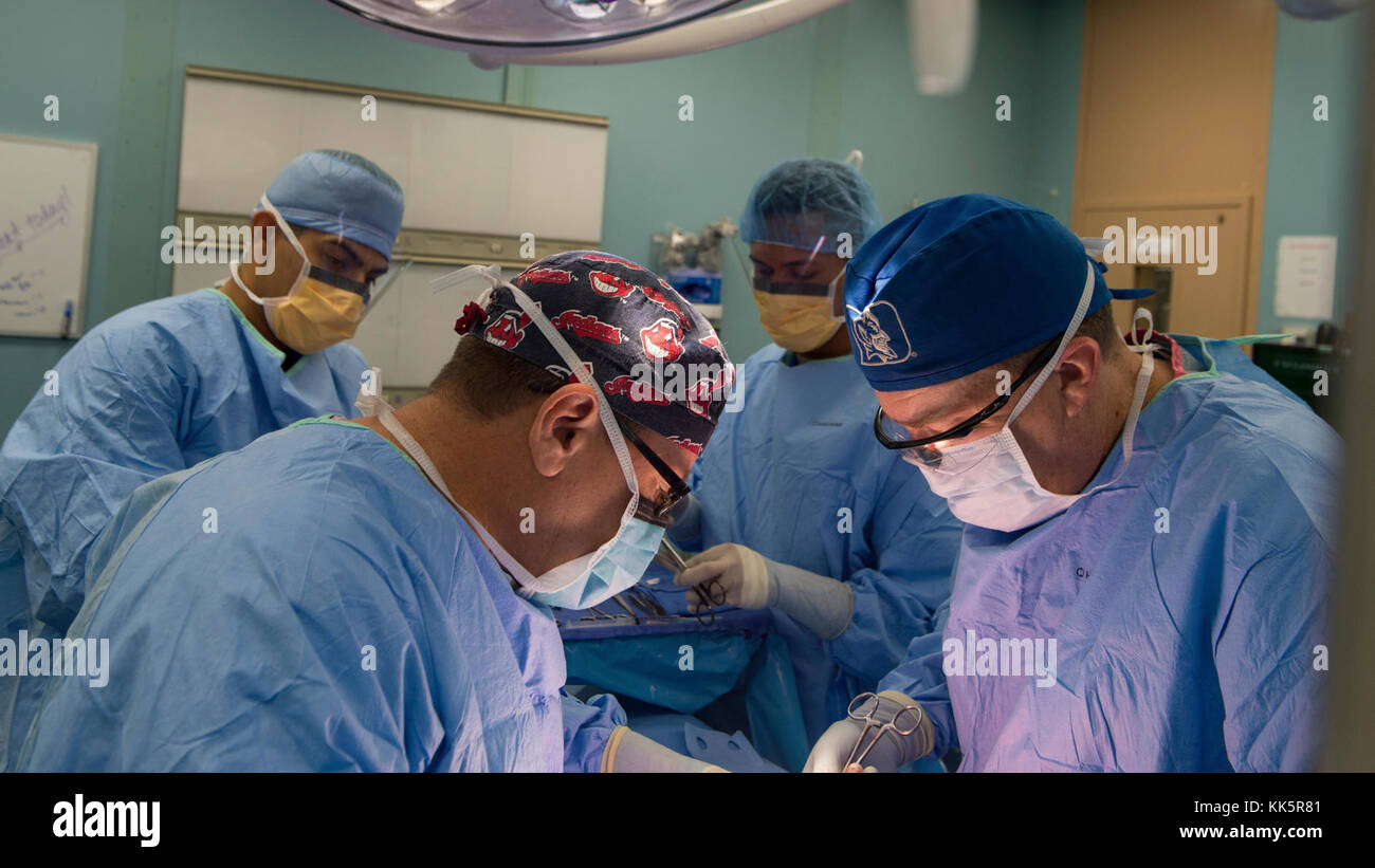 ) Army doctors from the 14th Combat Support Hospital (CSH) from Humacao ...