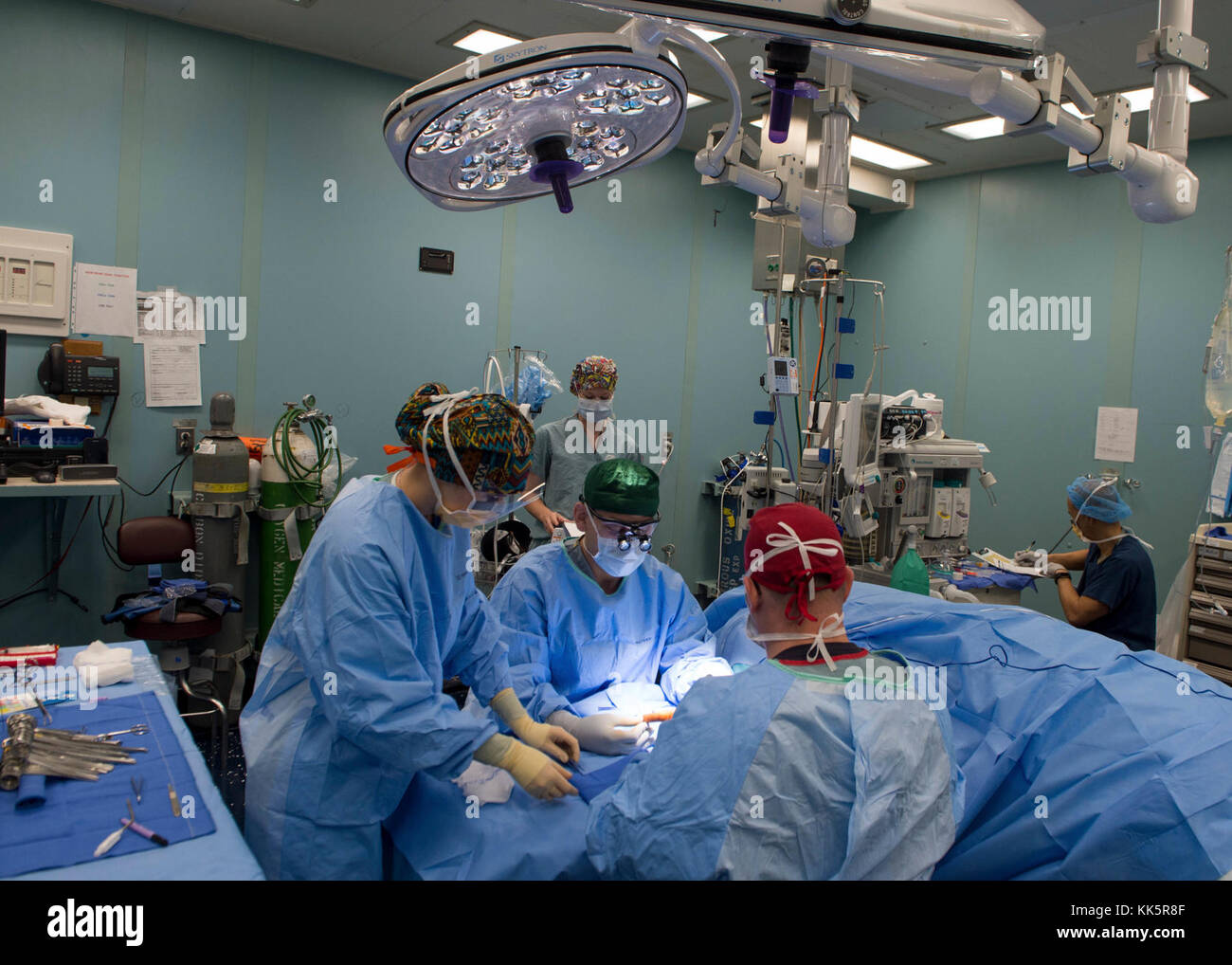 U s navy released hospital ship hi-res stock photography and images - Alamy