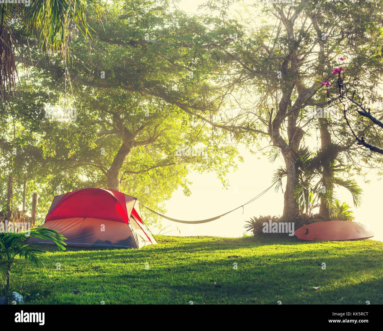tent on green grassland Stock Photo - Alamy