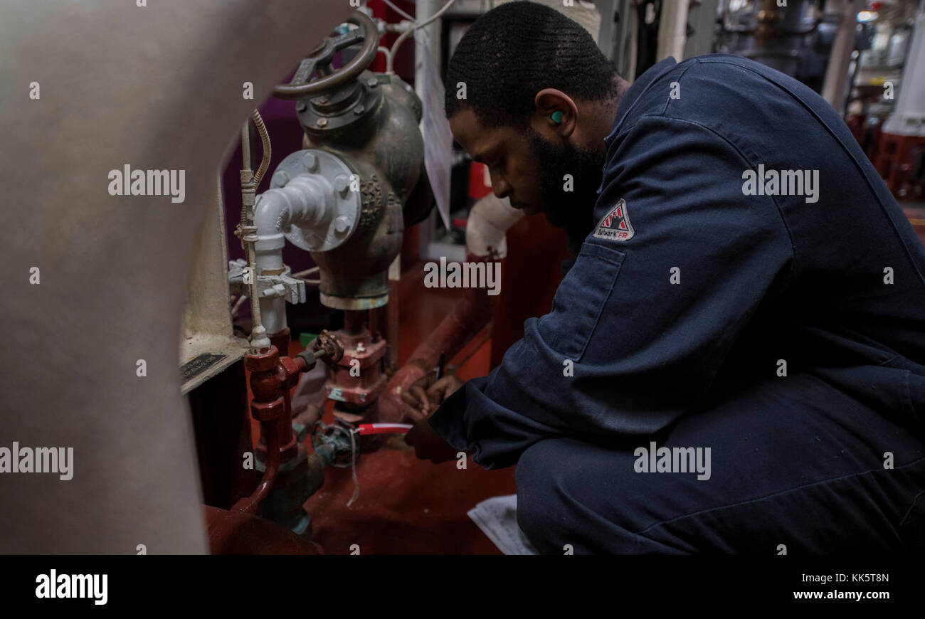 171120-N-CF105-020 PHILIPPINE SEA (Nov. 20, 2017) Gas Turbine Systems ...