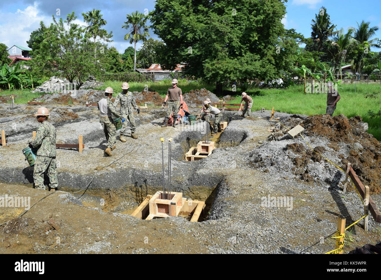 PALAWAN, Philippines (Nov. 7, 2017) Seabees assigned to Naval Mobile ...