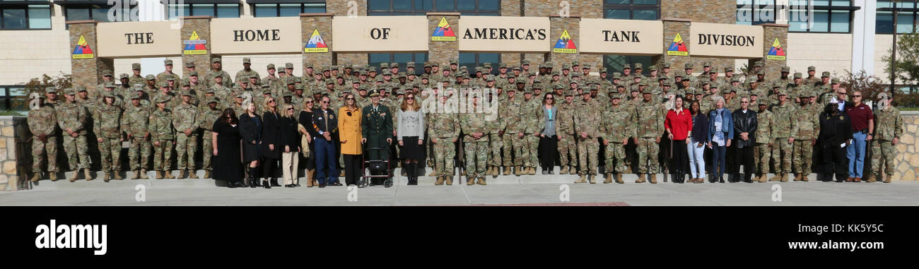 Soldiers with 1st Armored Division, along with retired service members ...