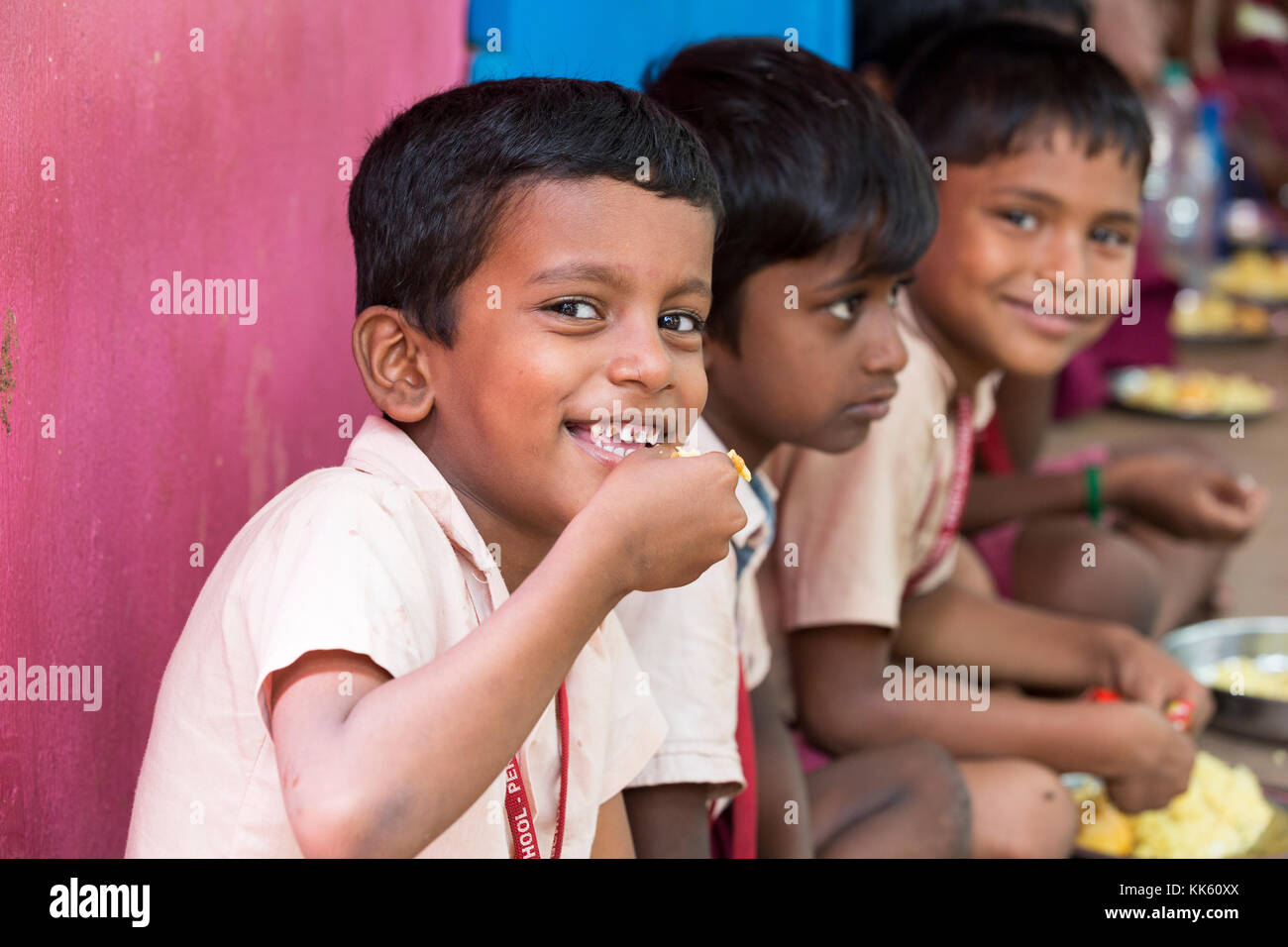 Primary school lunch queue hi-res stock photography and images - Alamy