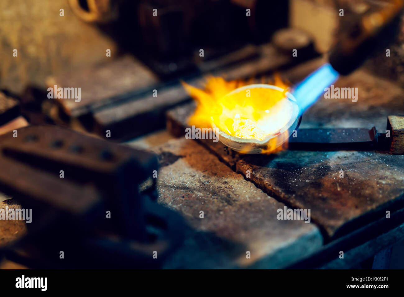 Melting gold hi-res stock photography and images - Alamy