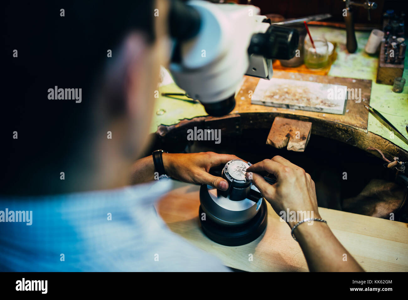 Jeweler microscope hi-res stock photography and images - Alamy