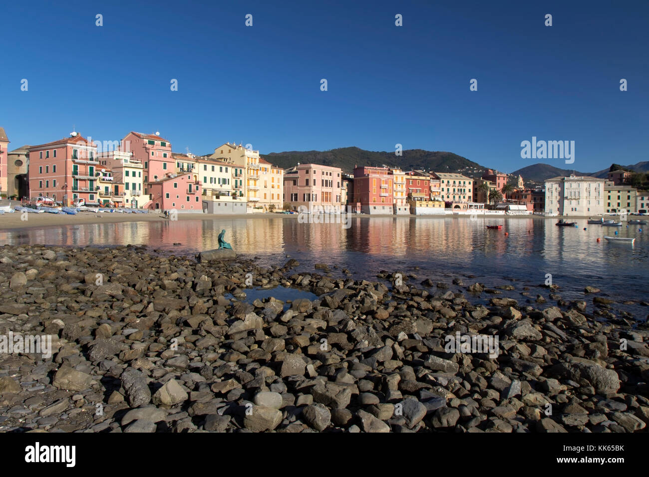 Famous beach of the Ligurian Riviera, in Sestri Levante Stock Photo - Alamy