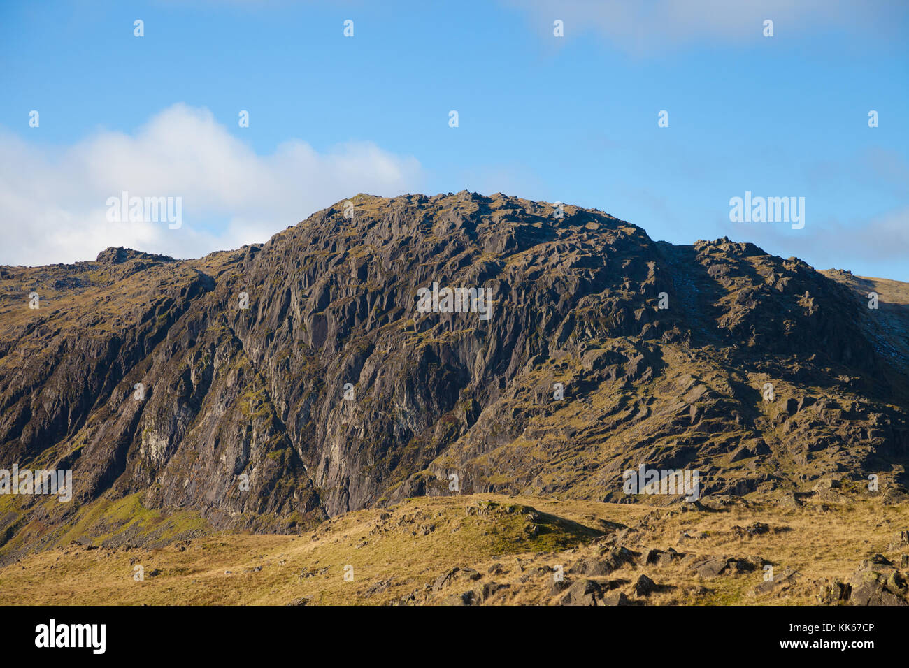The distinctive line of Jacks Rake traverse on Pavey Ark in the Lake ...