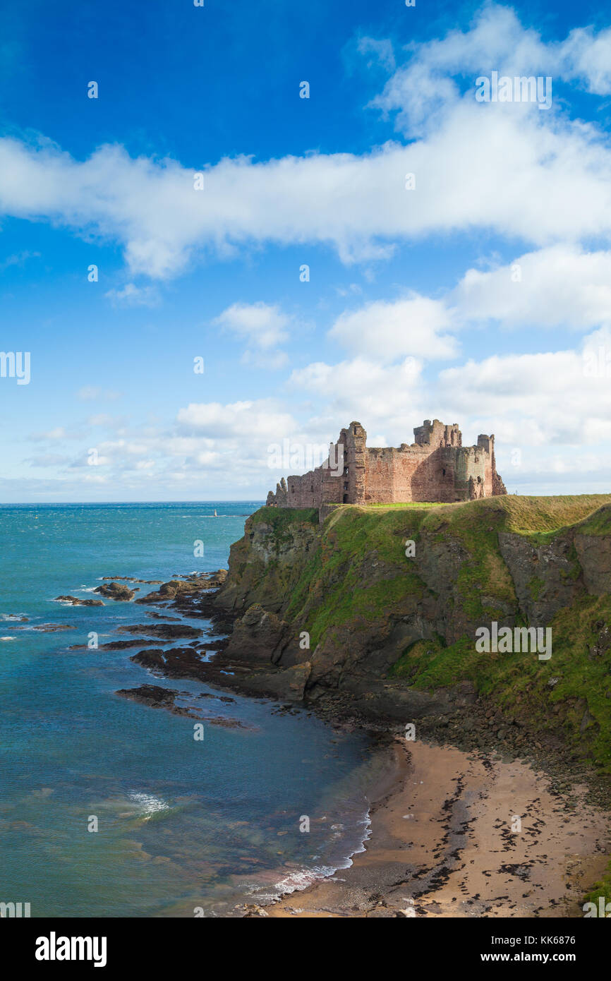 Historic scottish coast hi-res stock photography and images - Alamy