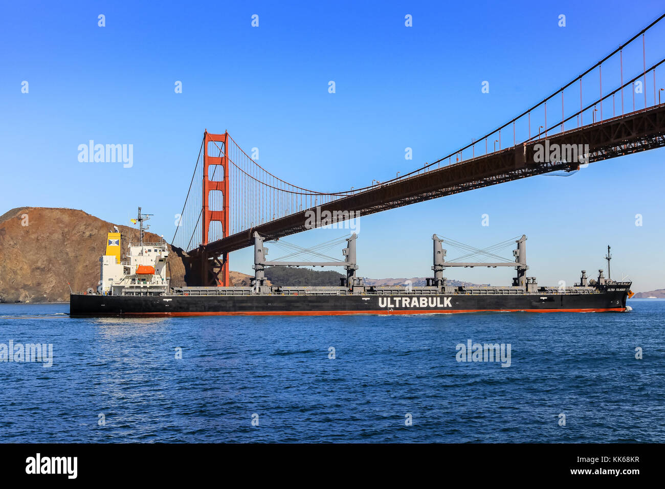 Bridge united states cargo ship hi-res stock photography and images - Alamy