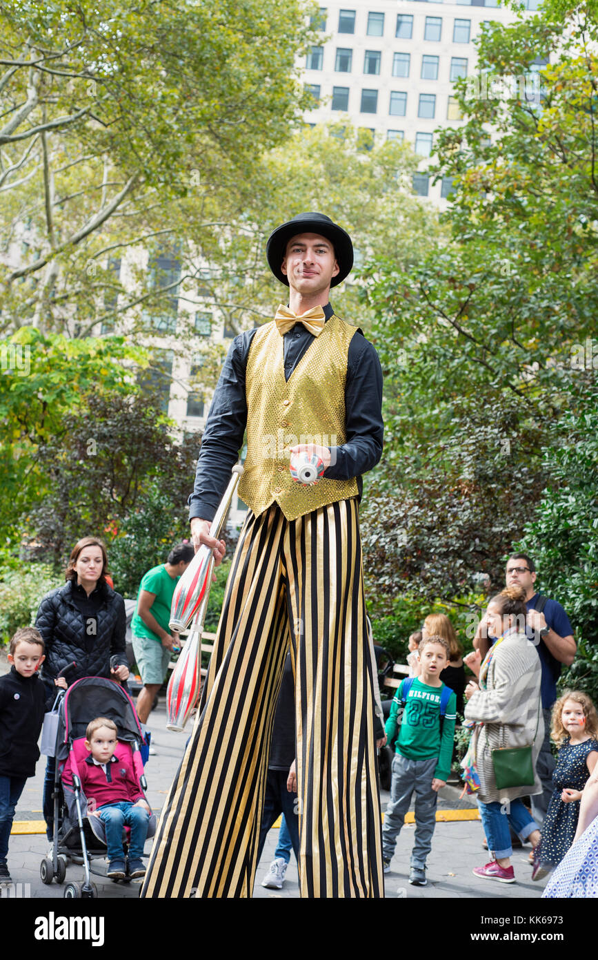 Carnival Stilt Walker High Resolution Stock Photography and Images - Alamy