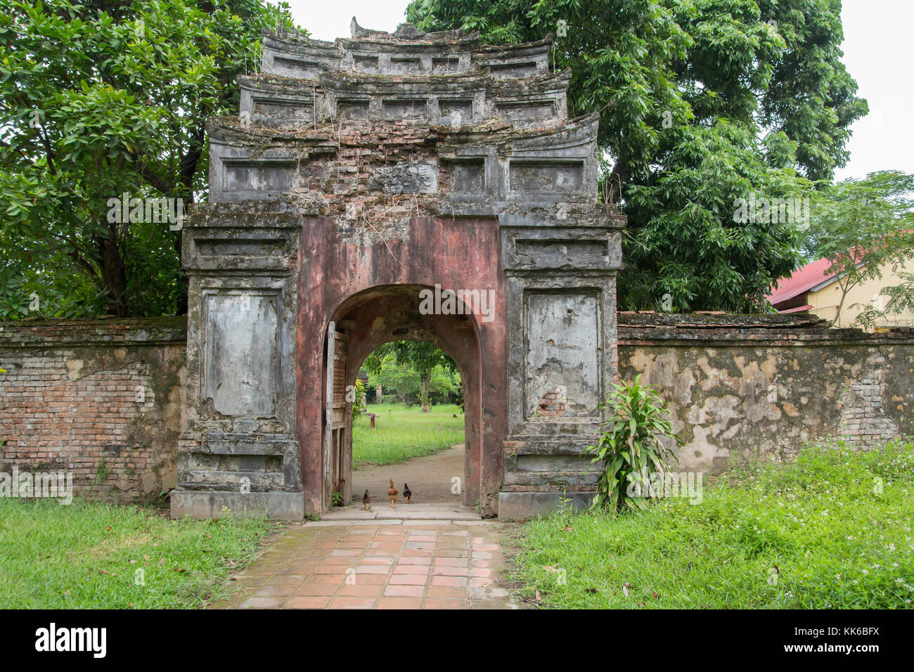 The ancient gate hi-res stock photography and images - Alamy