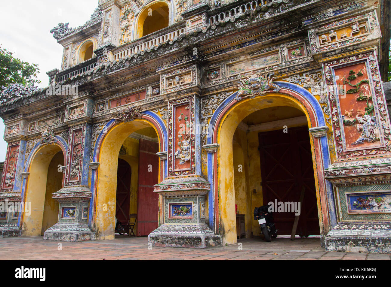 Asia gate entrance hi-res stock photography and images - Alamy