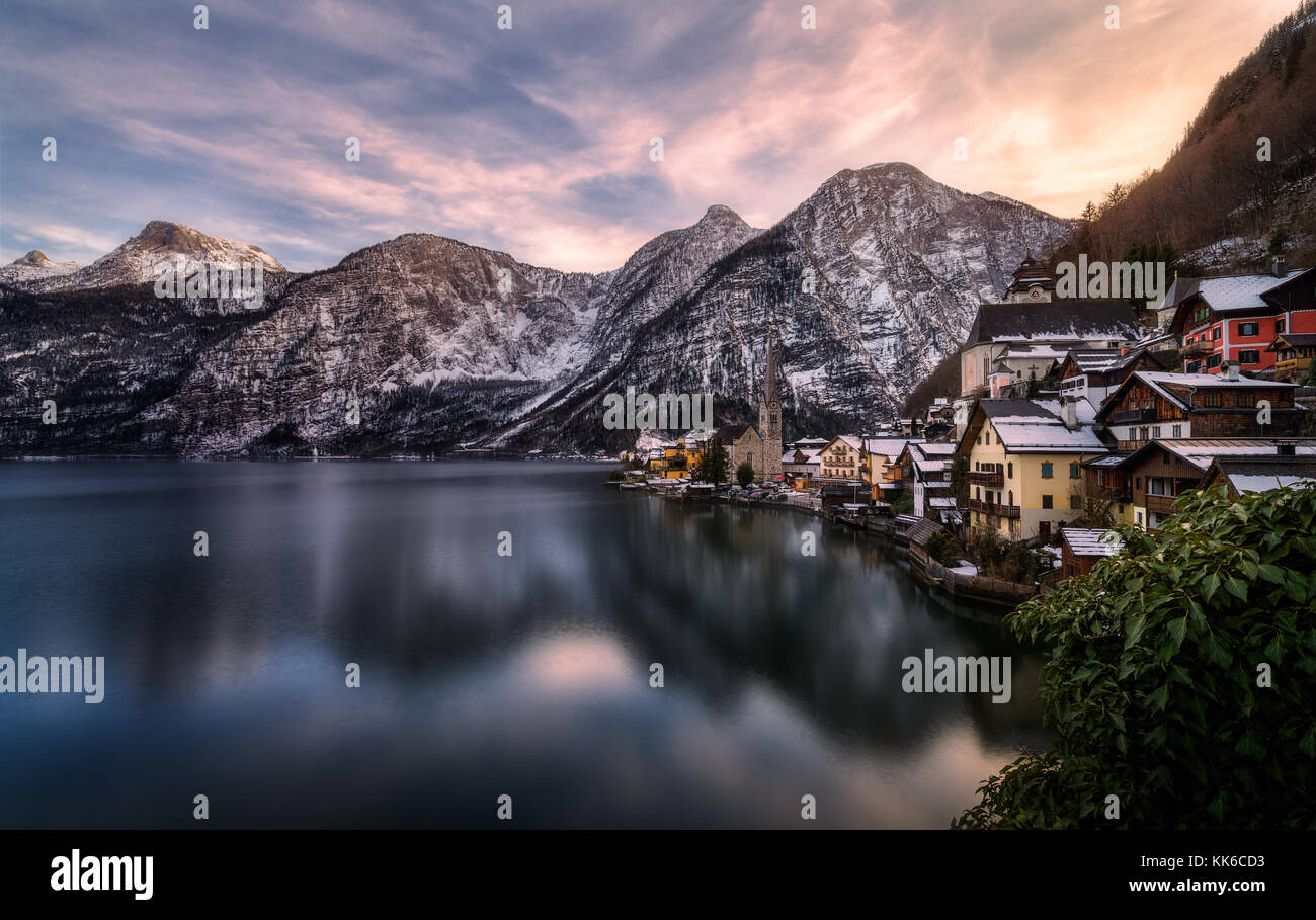 Hallstatt city center lake hi-res stock photography and images - Alamy