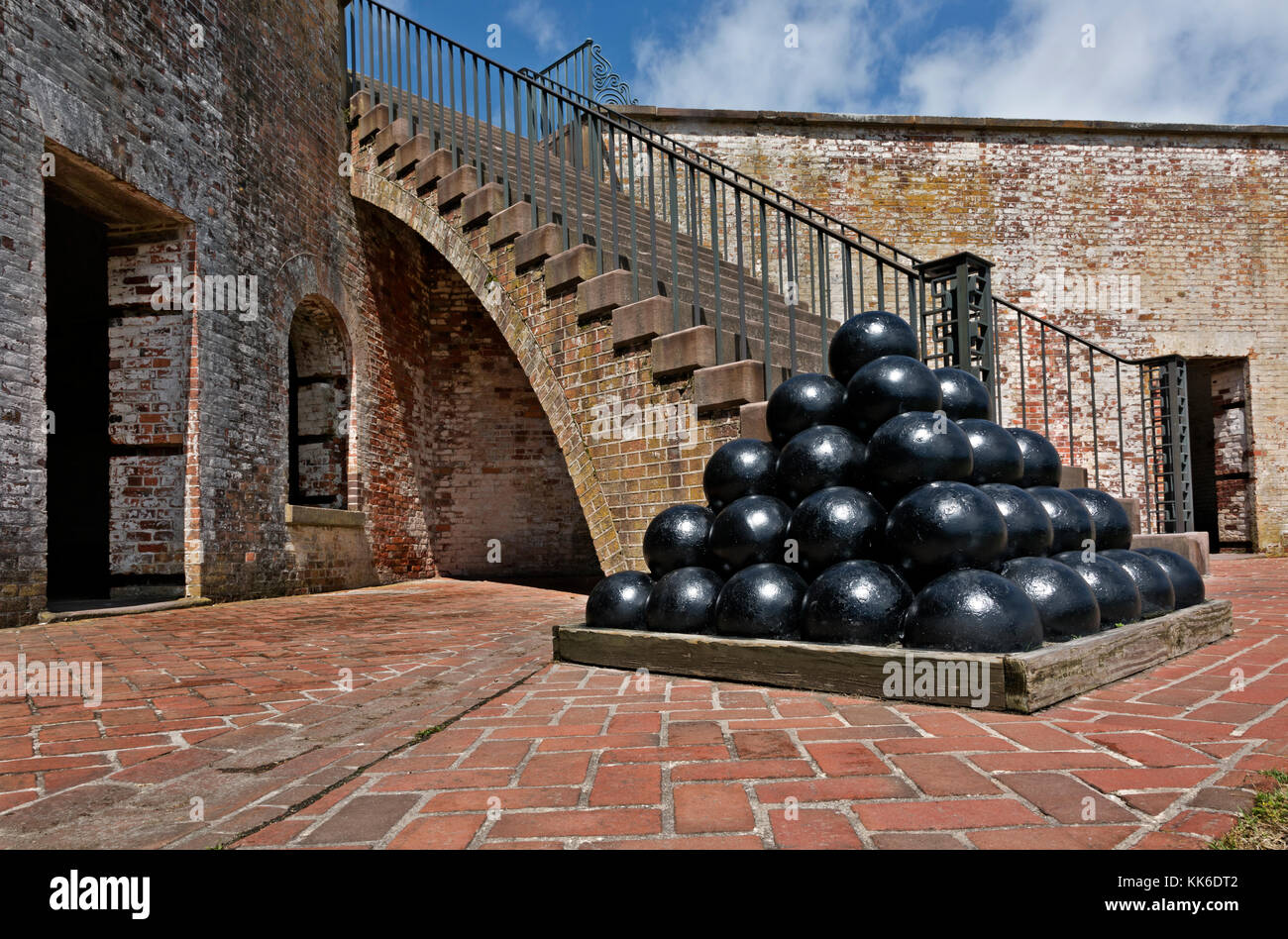 Army of crystal balls hi-res stock photography and images - Alamy