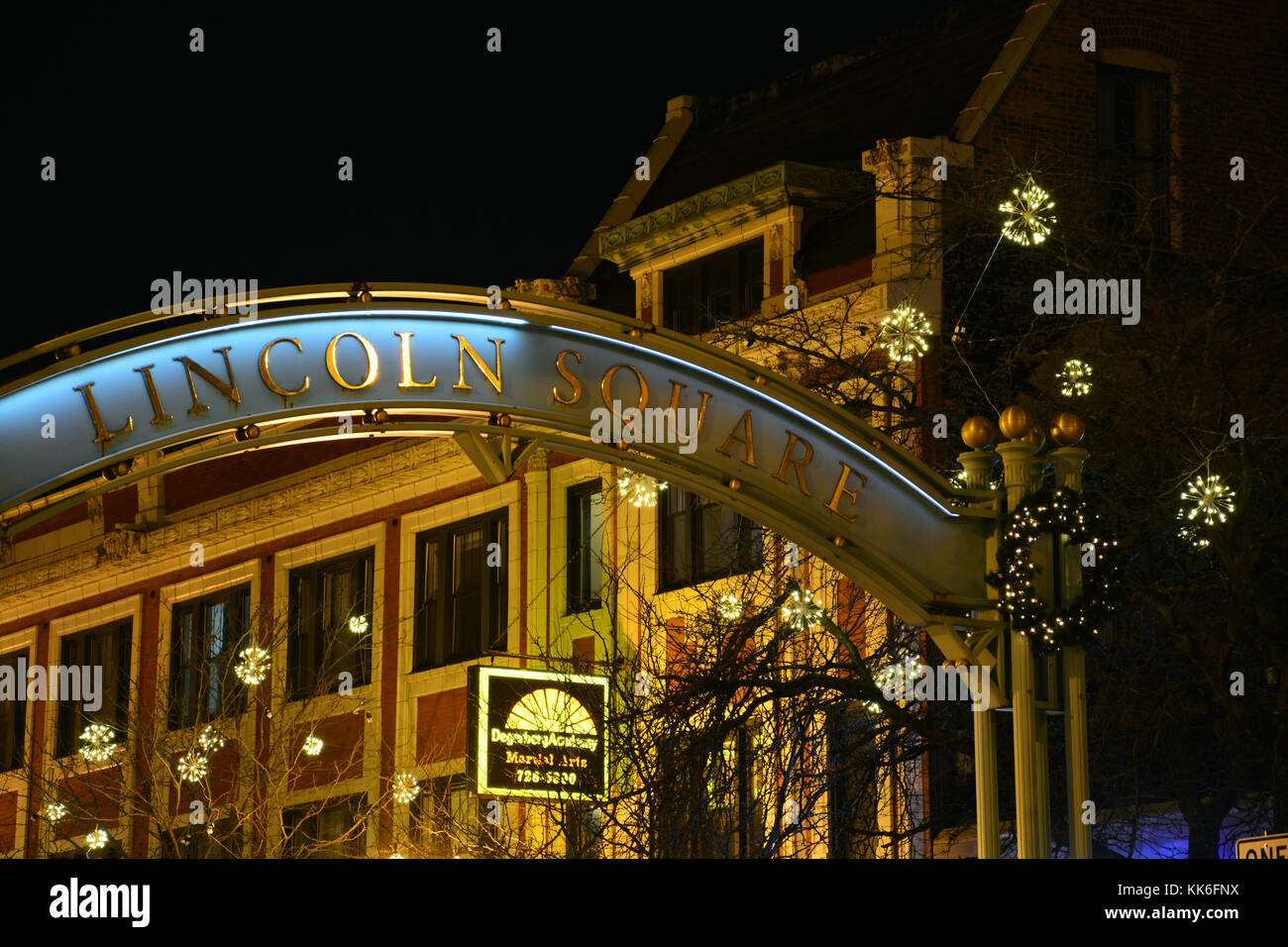 Chicago neighborhood night hi-res stock photography and images - Alamy