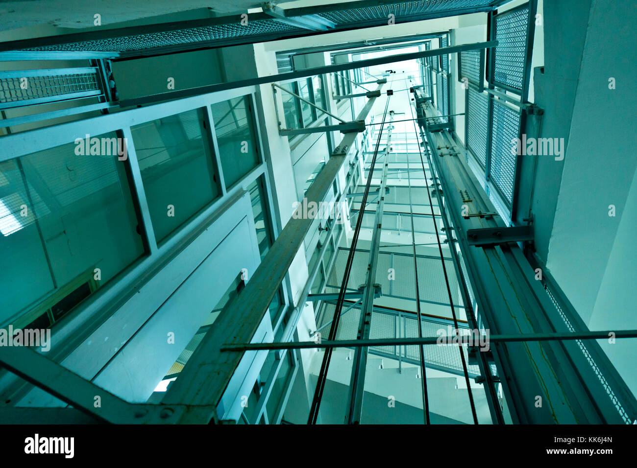 elevator shaft view from below Stock Photo - Alamy
