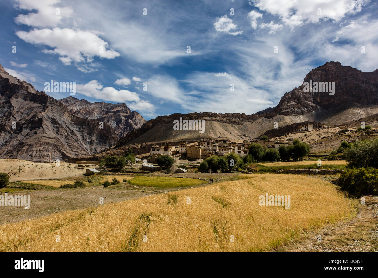 Zanskar house hi-res stock photography and images - Alamy