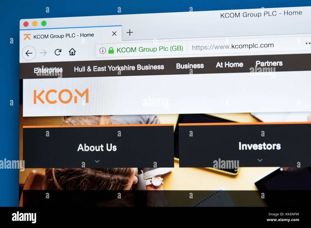 Mobile communications contract hi-res stock photography and images - Alamy