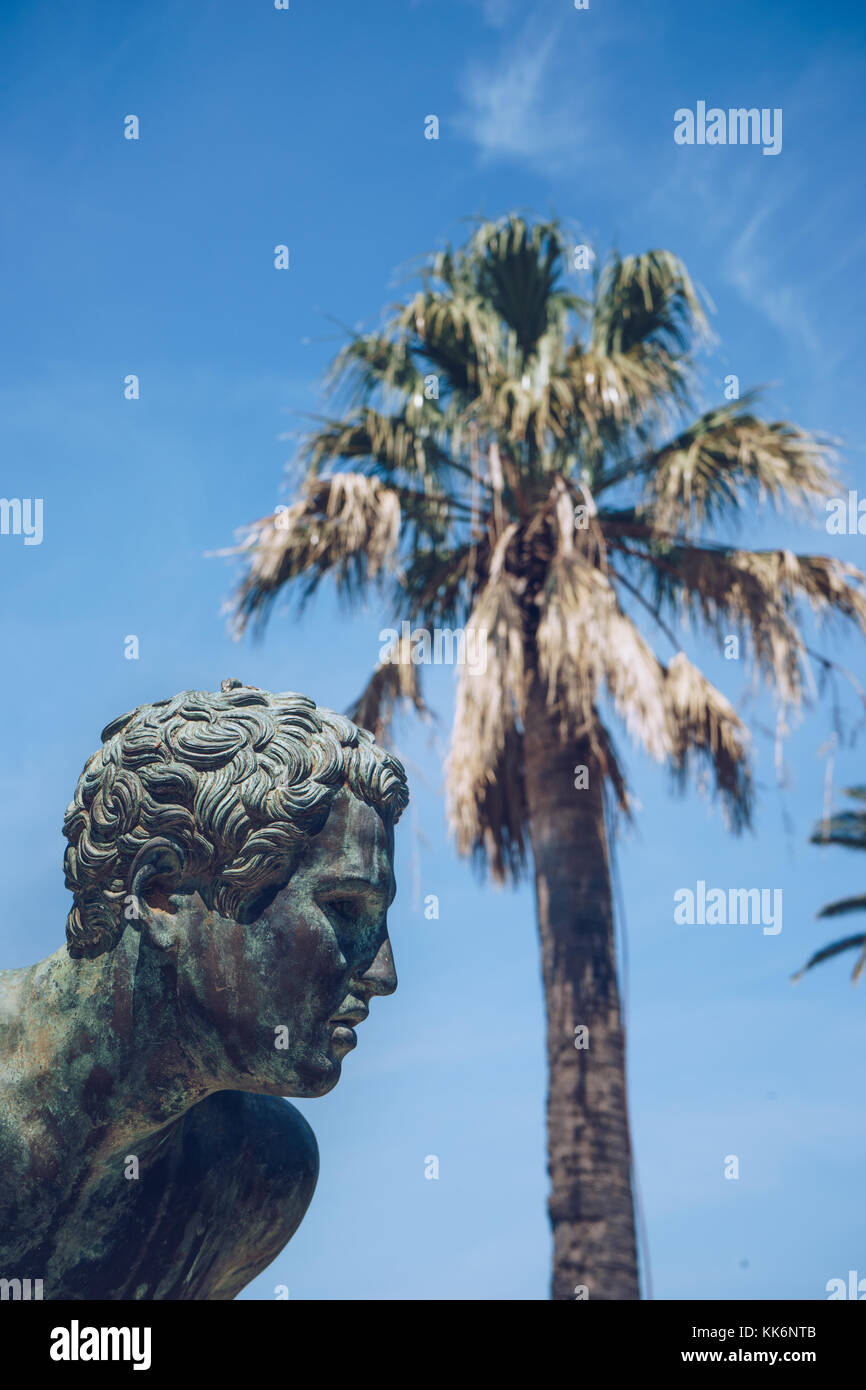Statue greek runner hi-res stock photography and images - Alamy