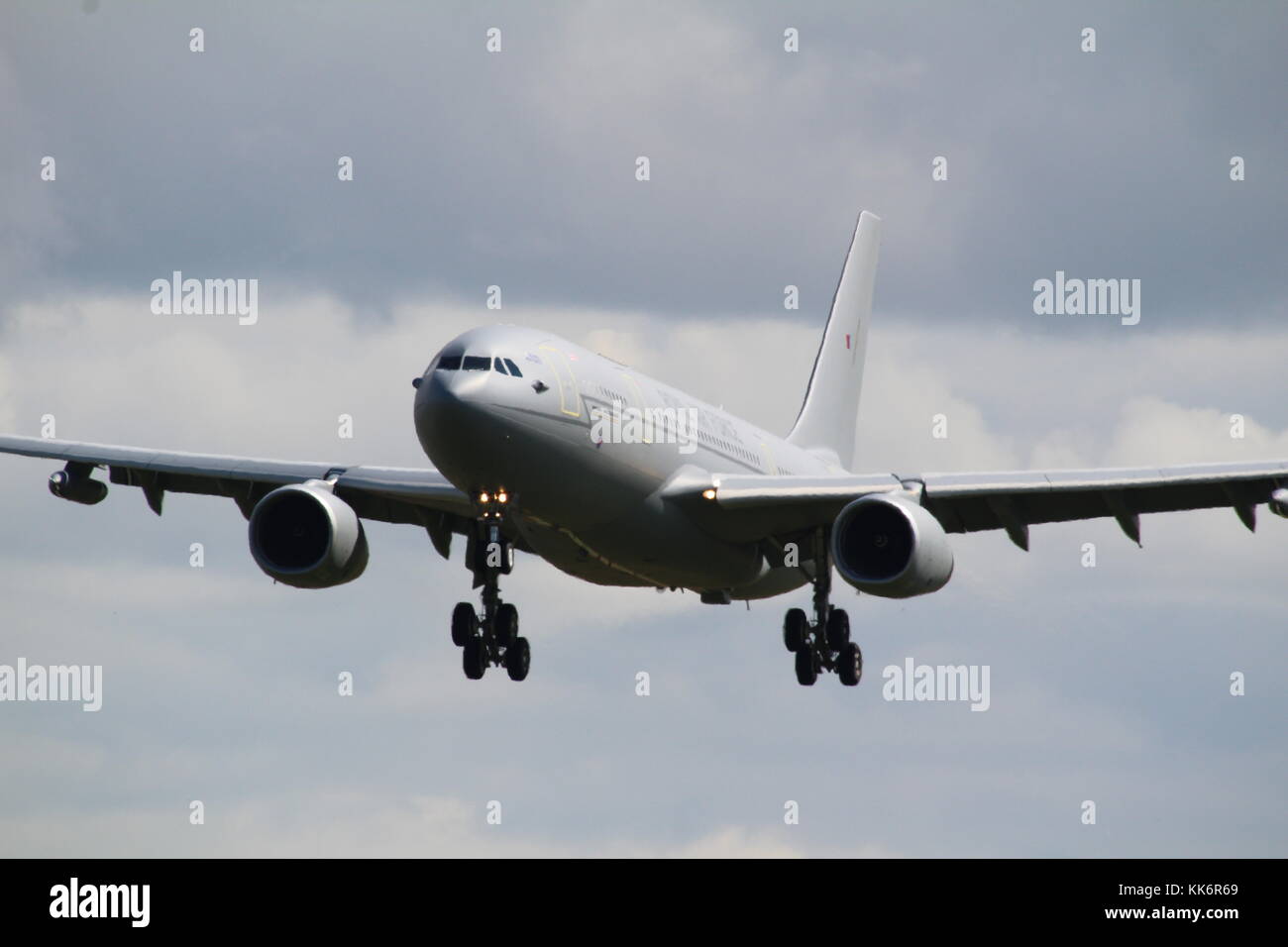 Raf voyager tanker aircraft hi-res stock photography and images - Alamy