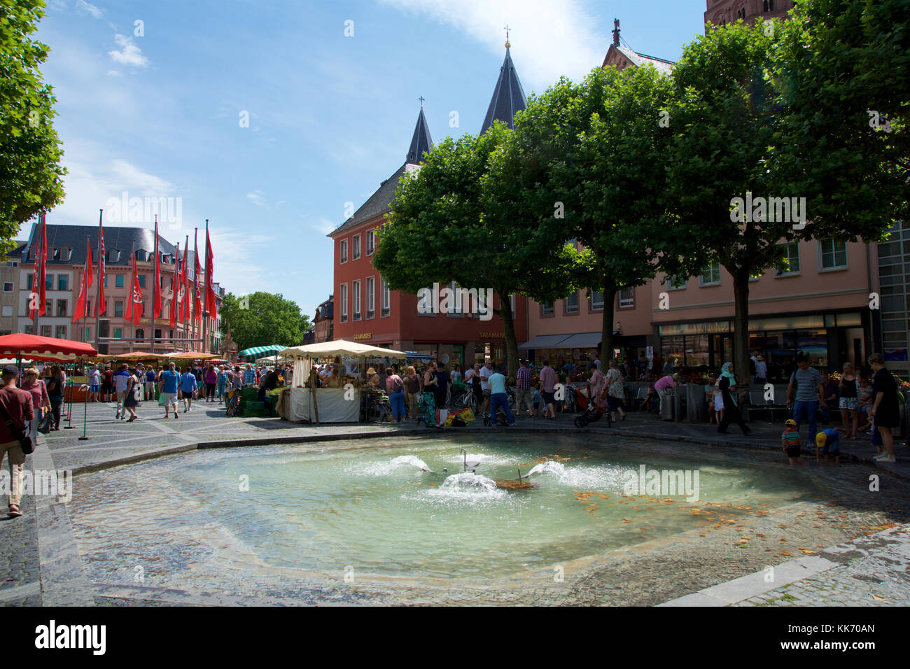 Mainz germany market square hi-res stock photography and images - Alamy