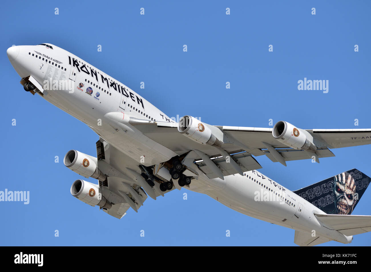 Bruce dickinson plane hi-res stock photography and images - Alamy