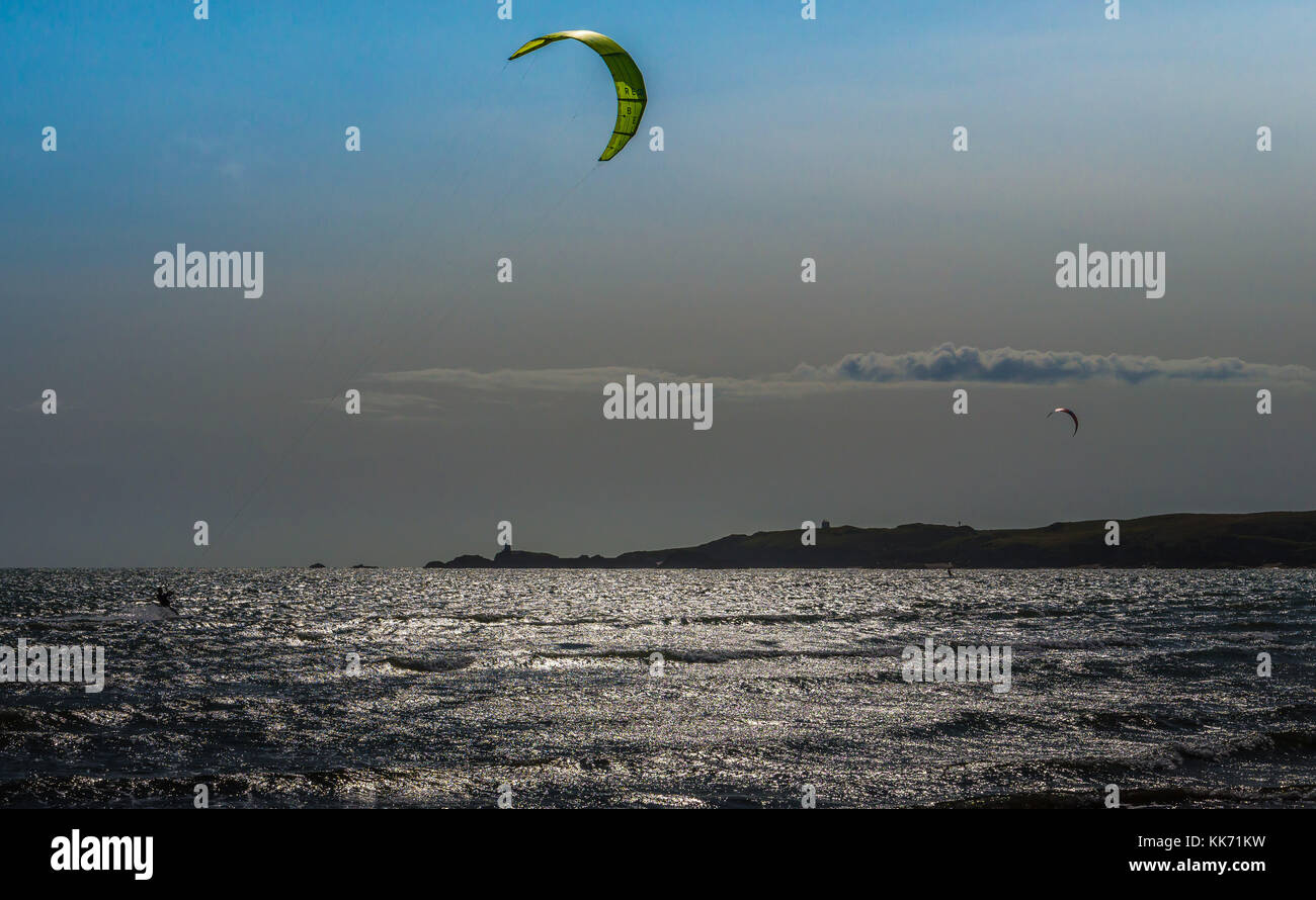 Kite Surfing at Newborough Beach, Llanfairpwllgwyngyll, Anglesey, Wales ...