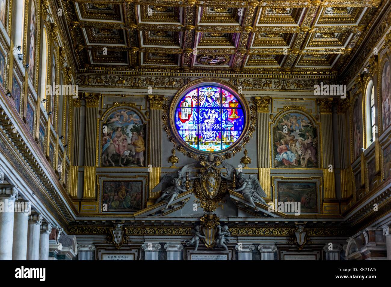 Ceiling And rose stained glass window of Basilica Di Santa Maria ...