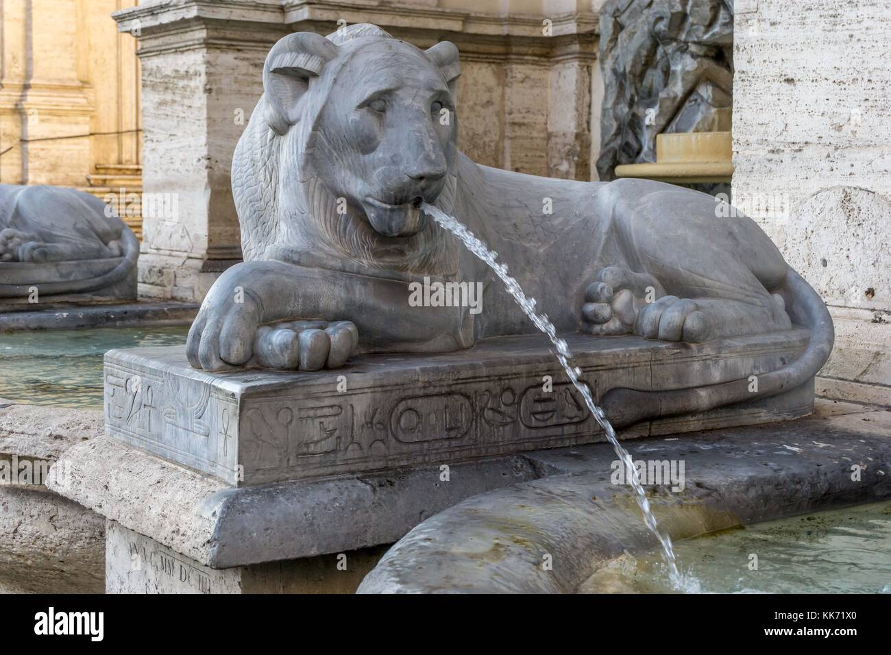 Fountain of moses hi-res stock photography and images - Alamy