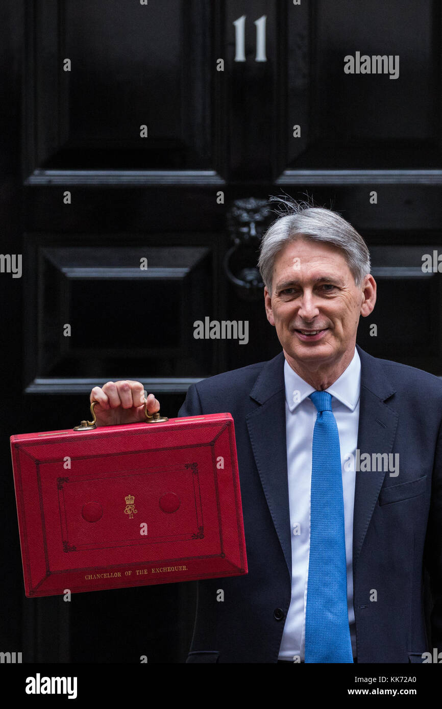 Chancellor of the exchequer case hi-res stock photography and images ...