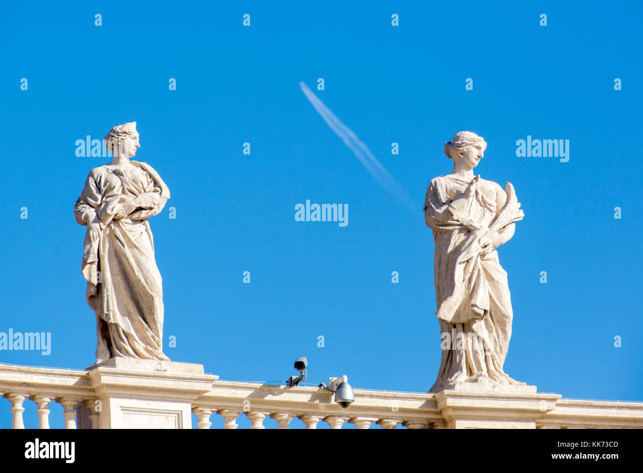 Vatican, November 19, 2017: Statues of saints and surveillance cameras ...