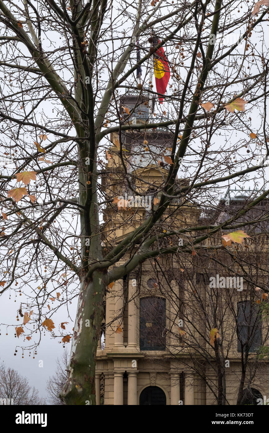 Bendigo Town Hall from Hargreaves Street Stock Photo - Alamy