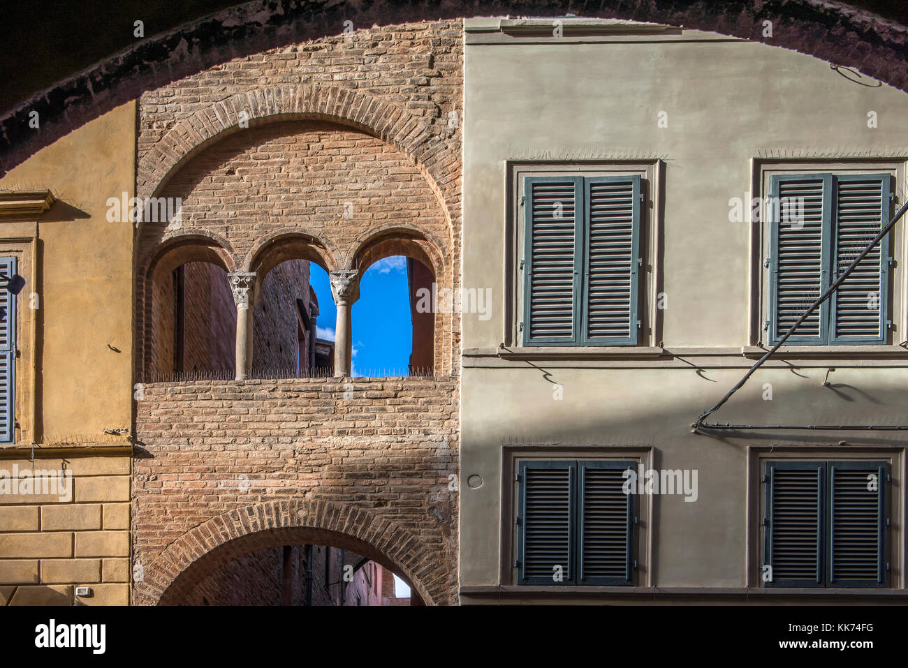 Renaissance windows and walls with shadows and sunlight Stock Photo - Alamy