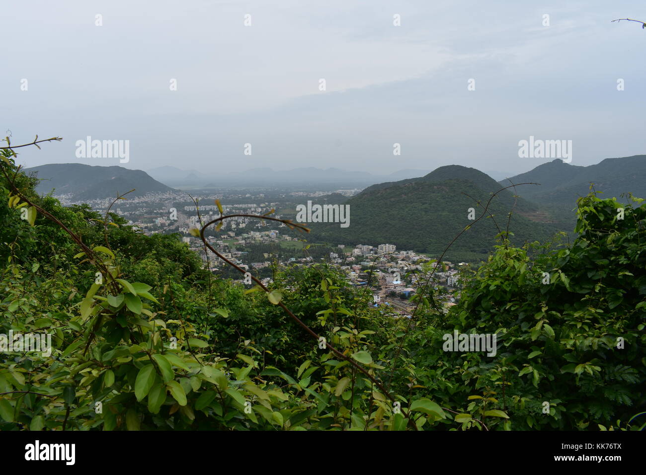 Hill top valley view hi-res stock photography and images - Alamy