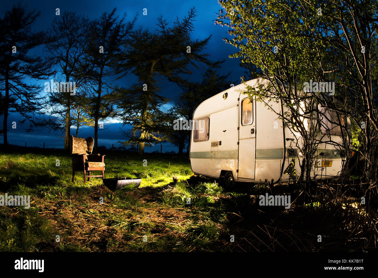 Gypsy caravan field hi-res stock photography and images - Alamy