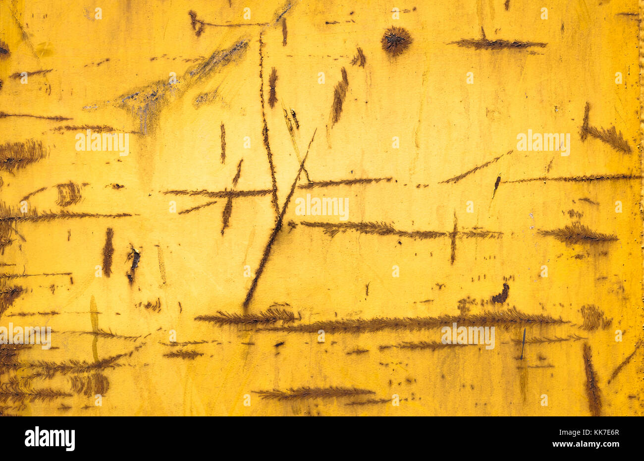 Metallic texture of cracked yellow paint Stock Photo - Alamy